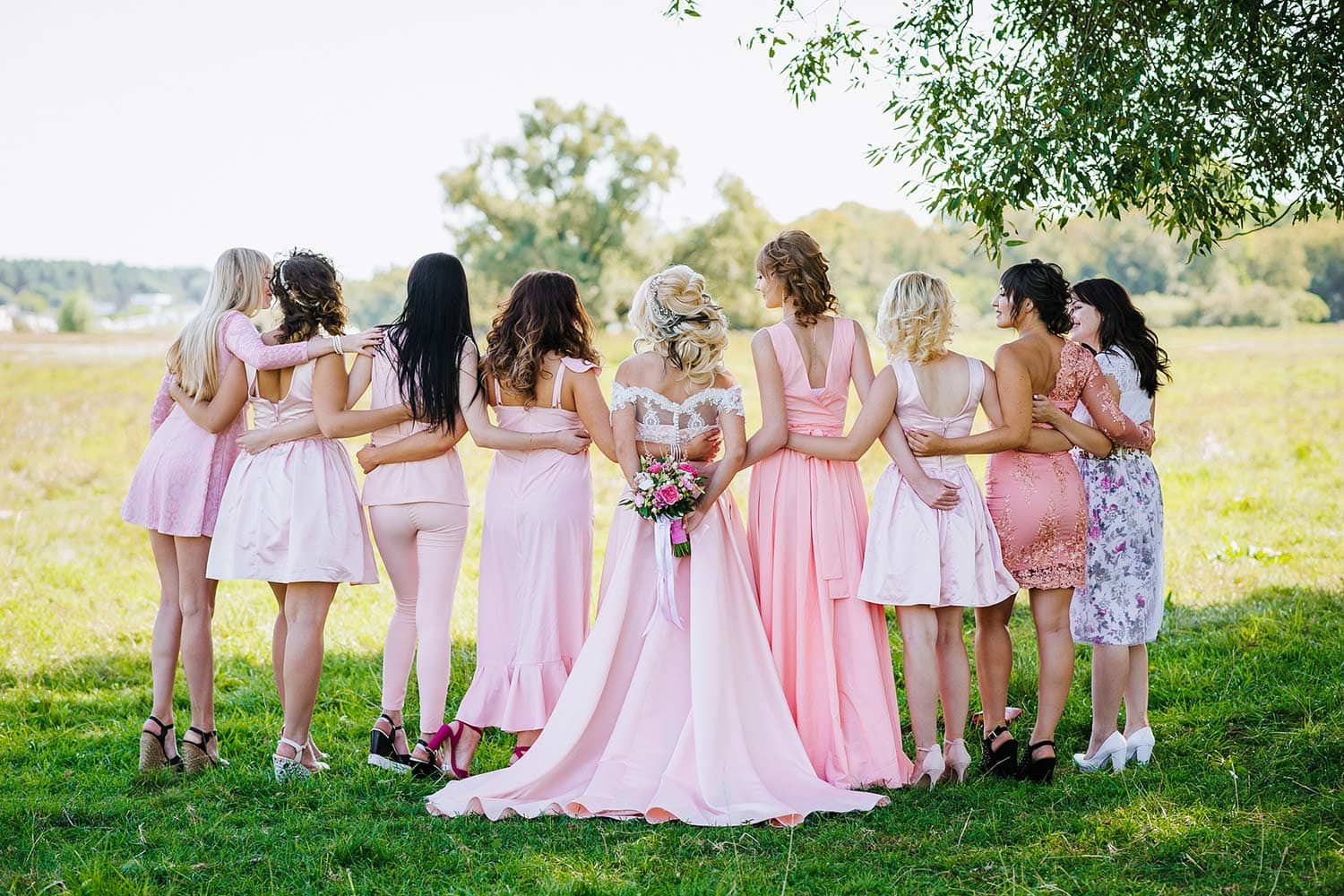 5 Unconventional Bridesmaid Outfits that Break the Mould